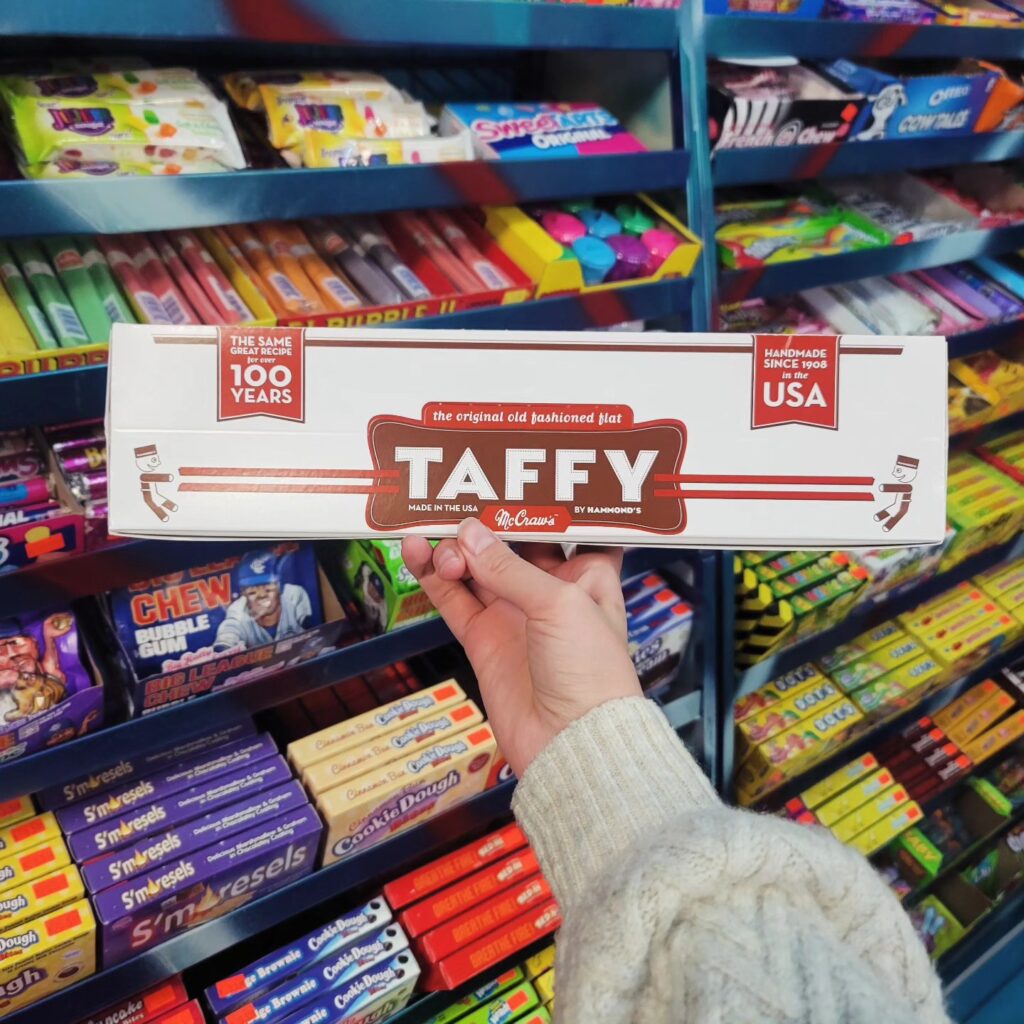 Hammond’s Taffy – Raven International Candies